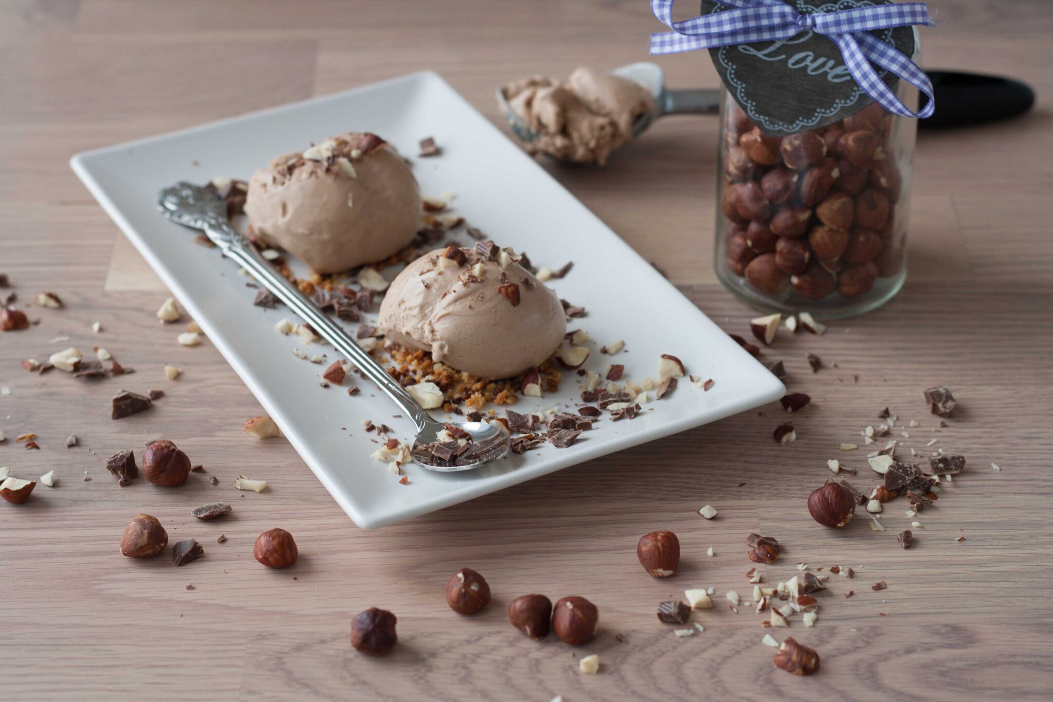 Recipe for Creamy Hazelnut Ice Cream with Chocolate - The BEST recipe!