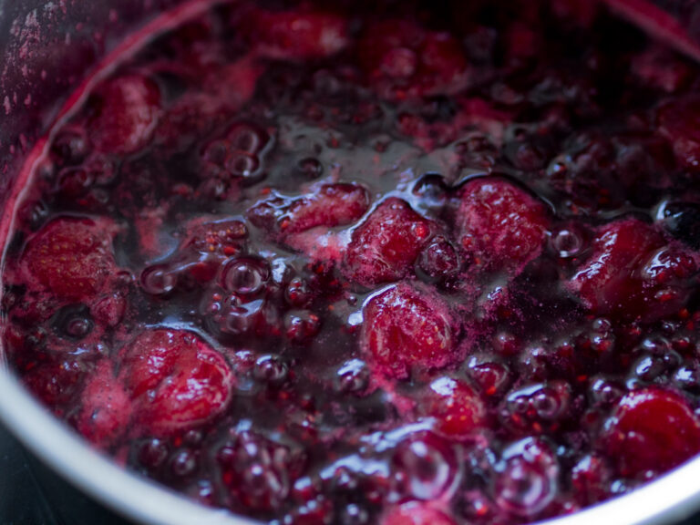 Danish Red Berry Pudding (Rødgrød med fløde) - Nordic Food & Living