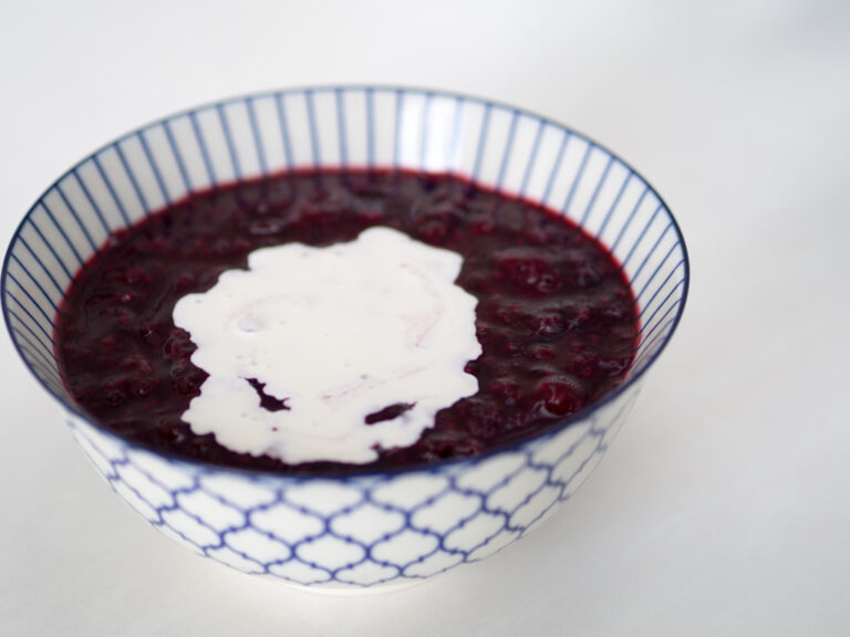 Danish Red Berry Pudding (Rødgrød med fløde) - Nordic Food & Living