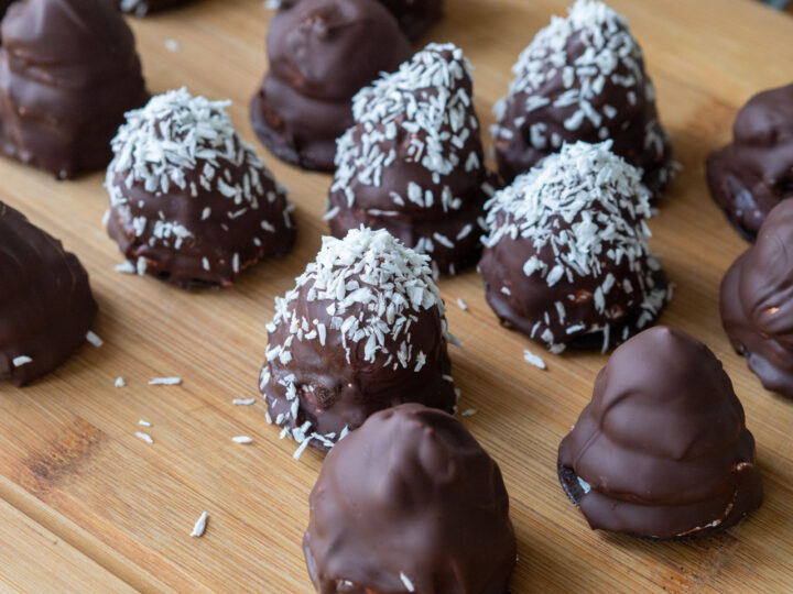 Recipe for Danish Dream Puffs (Flødeboller) - The BEST recipe!